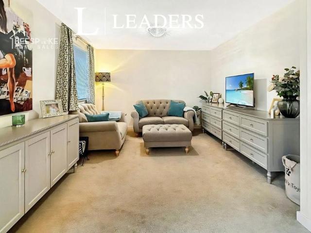 3 bedroom detached house to rent
