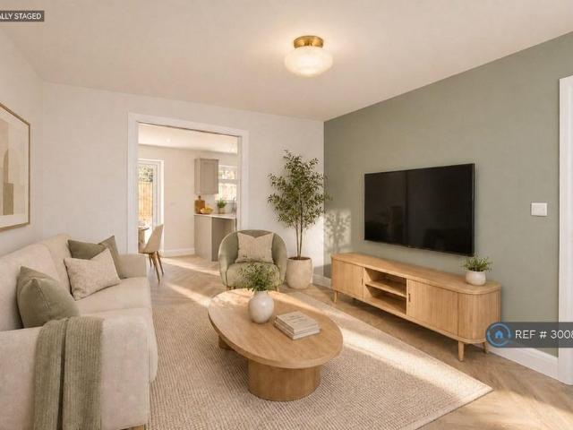 3 bedroom detached house to rent
