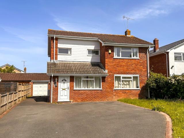 3 bedroom Detached house to rent