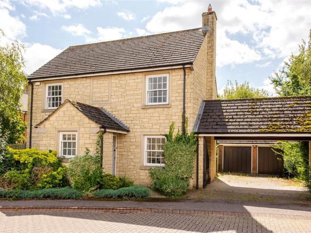 3 bedroom detached house to rent