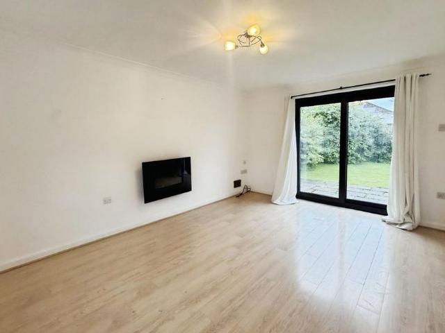 3 bedroom detached house to rent