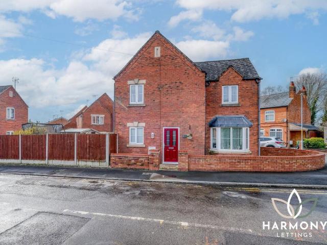 3 bedroom detached house to rent