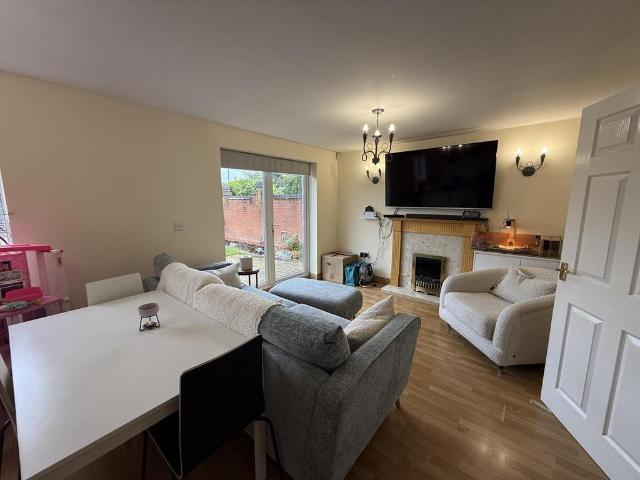 3 bedroom detached house to rent