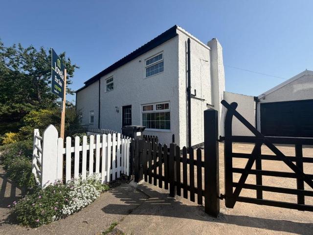 3 bedroom detached house to rent