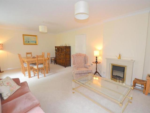 3 bedroom detached house to rent