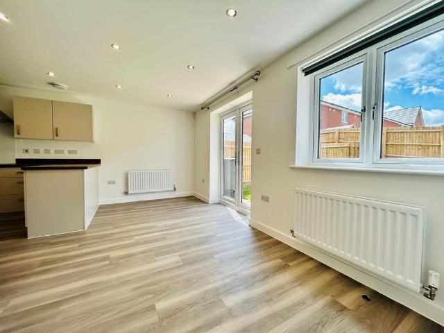3 bedroom detached house to rent