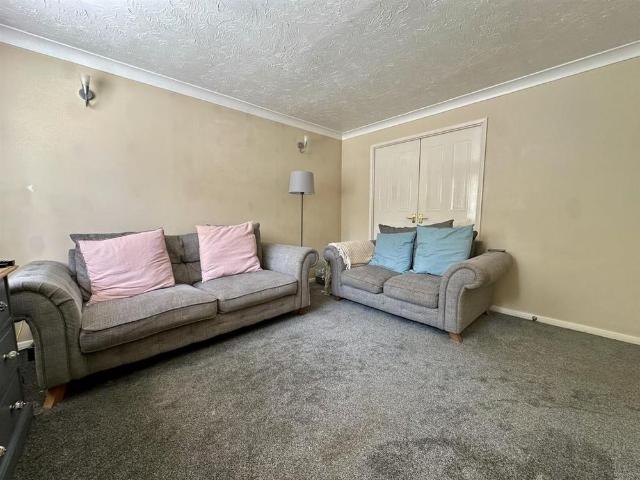 3 bedroom detached house to rent