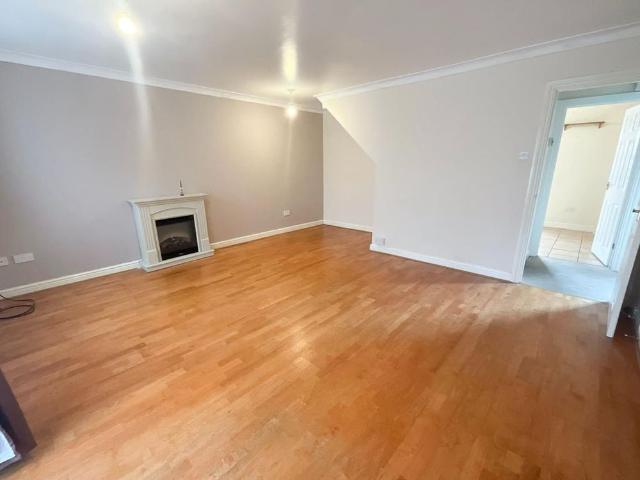 3 bedroom detached house to rent