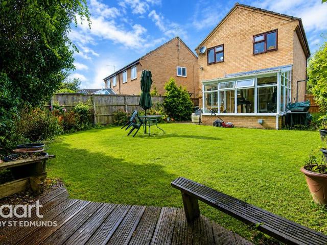 3 bedroom detached house to rent