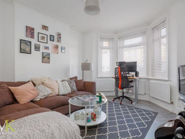 3 bedroom detached house to rent
