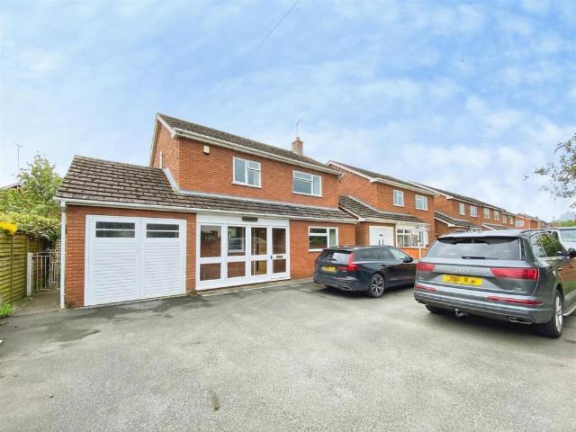 3 bedroom detached house to rent