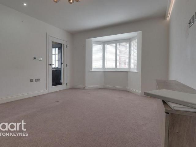 3 bedroom detached house to rent