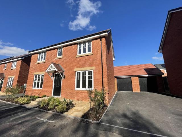 3 bedroom detached house to rent