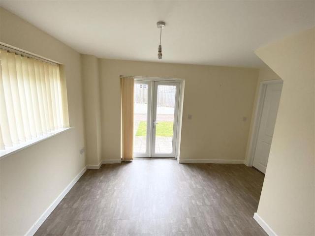 3 bedroom detached house to rent