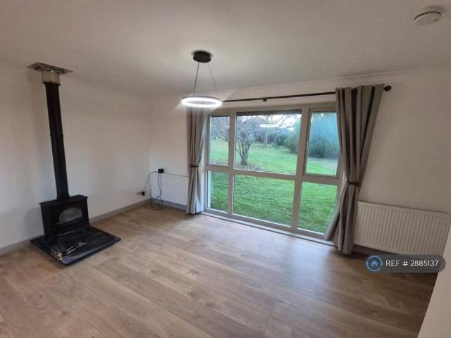 3 bedroom detached house to rent