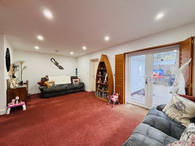 3 bedroom detached house to rent