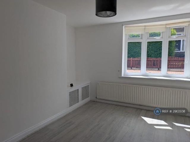 3 bedroom detached house to rent