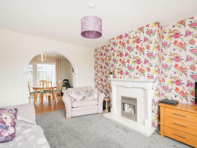 3 bedroom detached house to rent