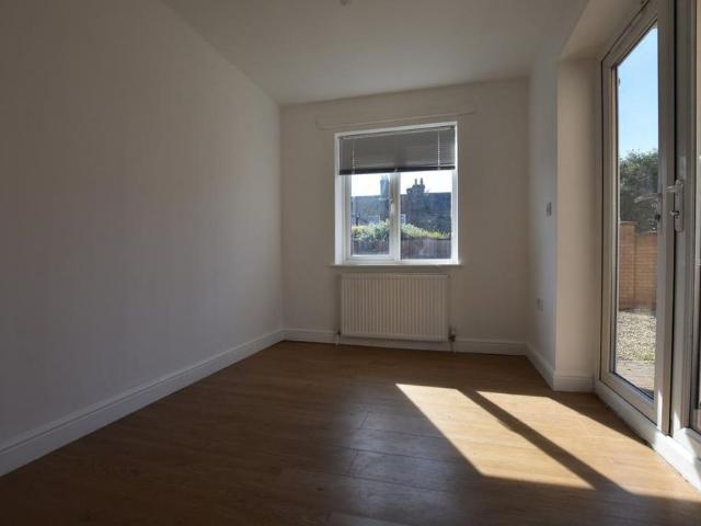 3 bedroom detached house to rent