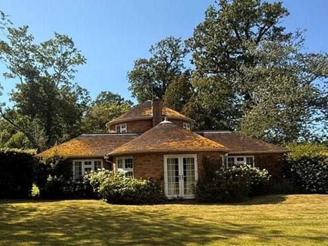 3 bedroom detached house to rent