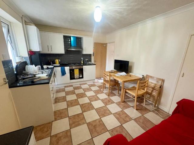 3 bedroom detached house to rent