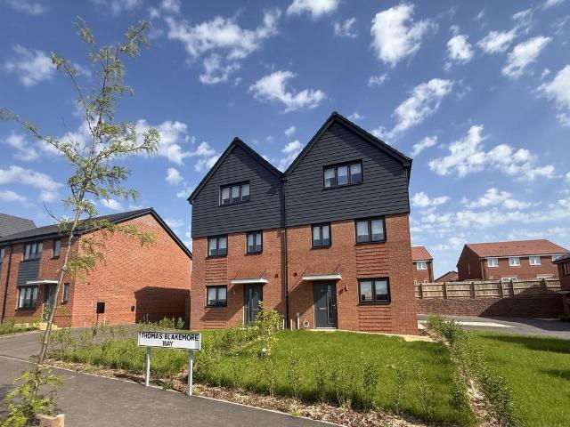 3 bedroom detached house to rent