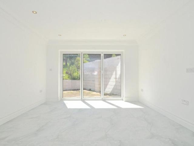 3 bedroom detached house to rent