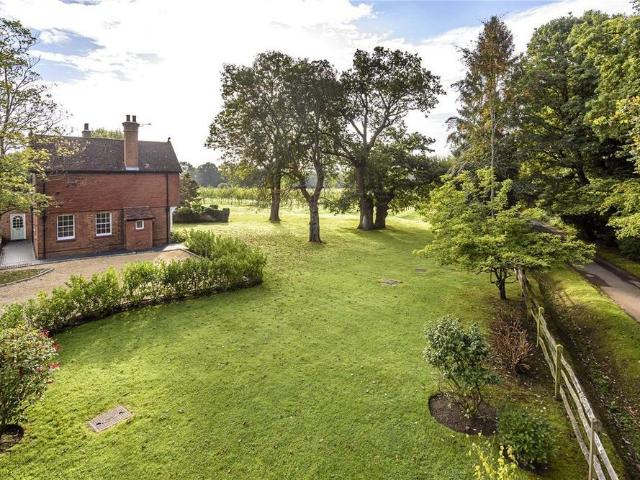 3 bedroom detached house to rent
