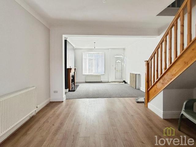 3 bedroom detached house to rent