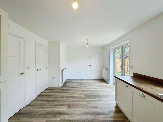 3 bedroom detached house to rent