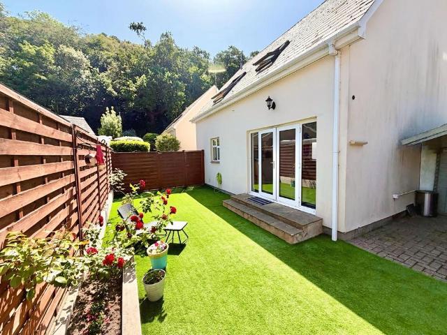 3 bedroom detached house to rent