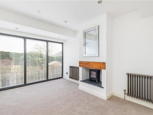 3 bedroom detached house to rent