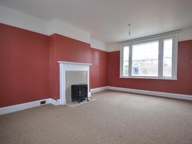 3 bedroom detached house to rent