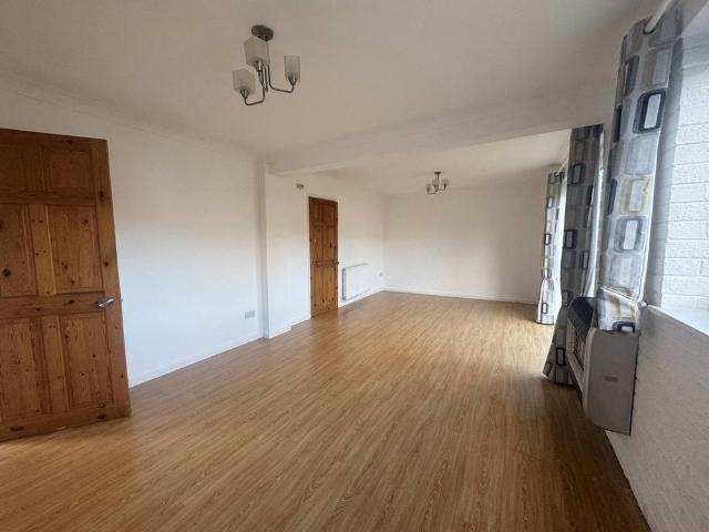 3 bedroom detached house to rent