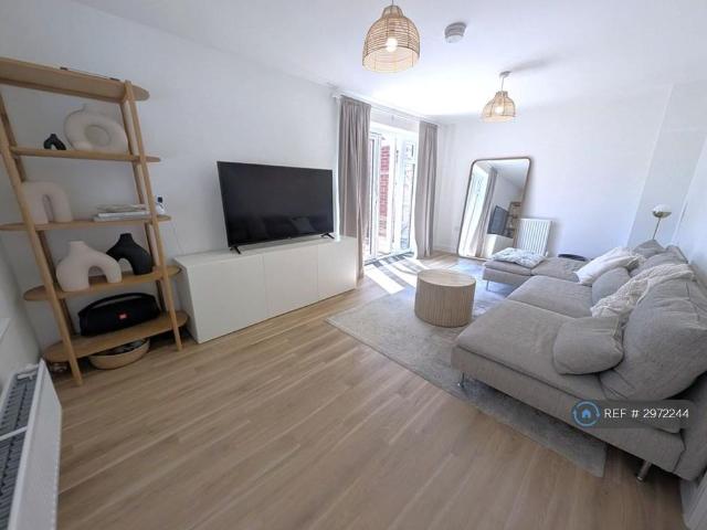 3 bedroom detached house to rent