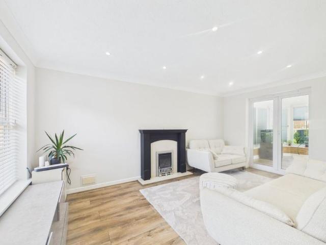 3 bedroom detached house to rent