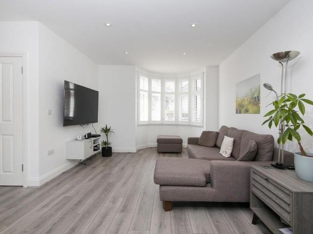 3 bedroom detached house to rent