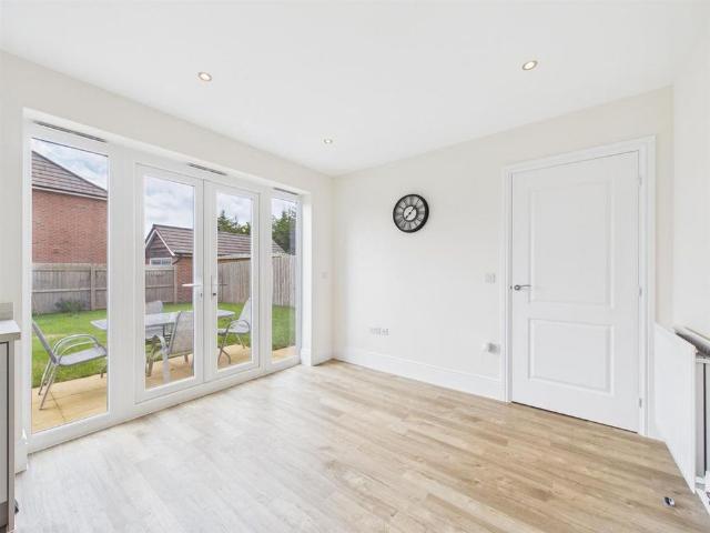 3 bedroom detached house to rent