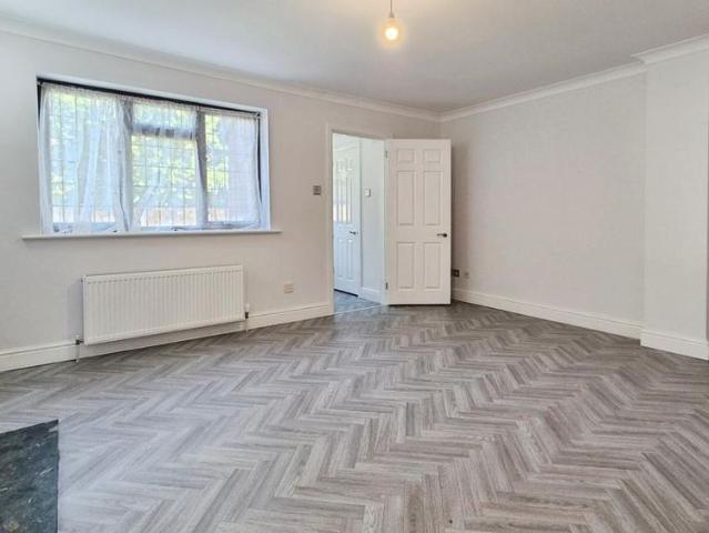 3 bedroom detached house to rent