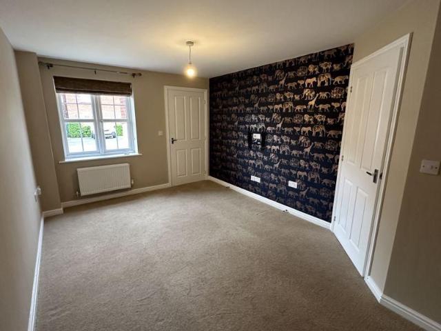 3 bedroom detached house to rent
