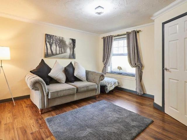 3 bedroom detached house to rent