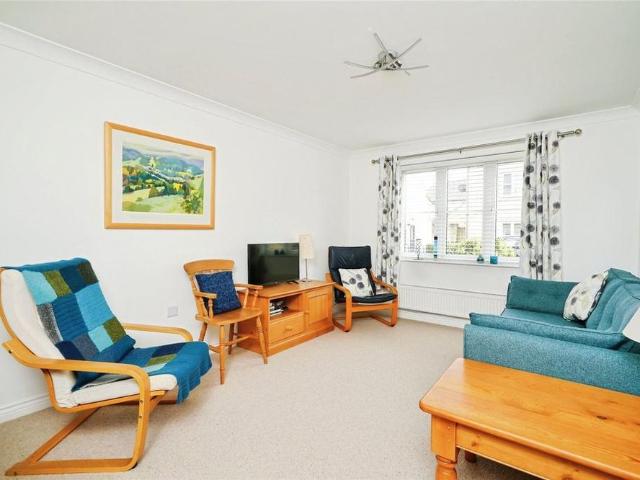 3 bedroom detached house to rent