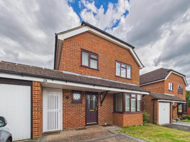3 bedroom detached house to rent