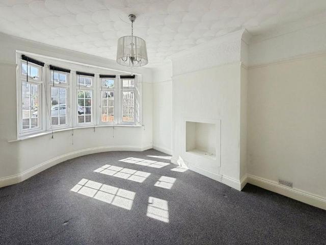 3 bedroom detached house to rent