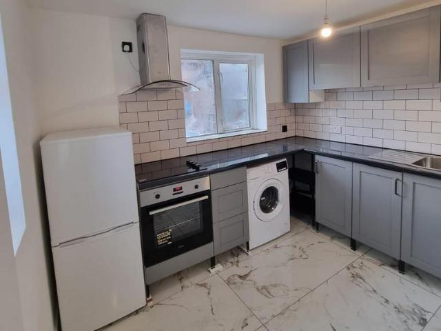 3 bedroom detached house to rent