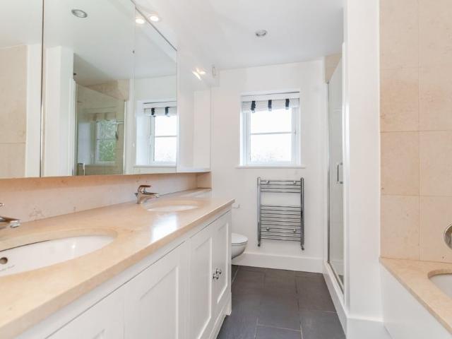3 bedroom detached house to rent