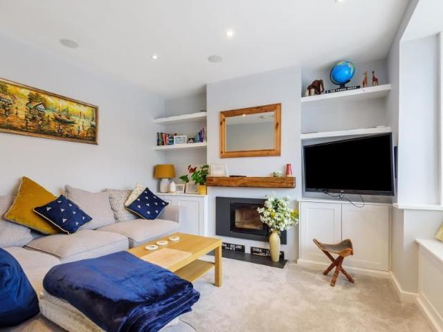 3 bedroom detached house to rent
