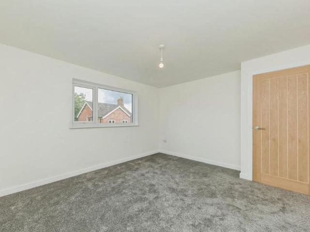 3 bedroom detached house to rent