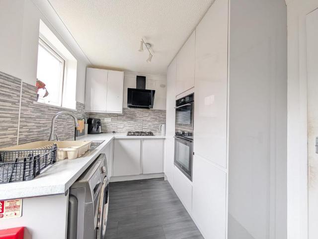 3 bedroom detached house to rent