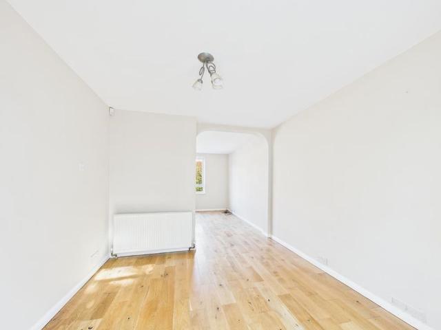 3 bedroom detached house to rent